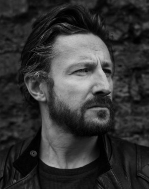 Watch Safe House Streaming Online on Moviebox