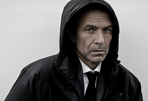 شاهد Undercover بثًا مباشرًا على الإنترنت على Moviebox