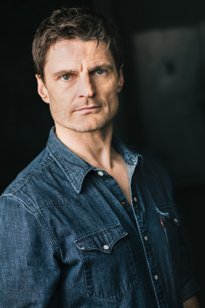 شاهد الوطن الأم: فورت سالم بثًا مباشرًا على الإنترنت على Moviebox